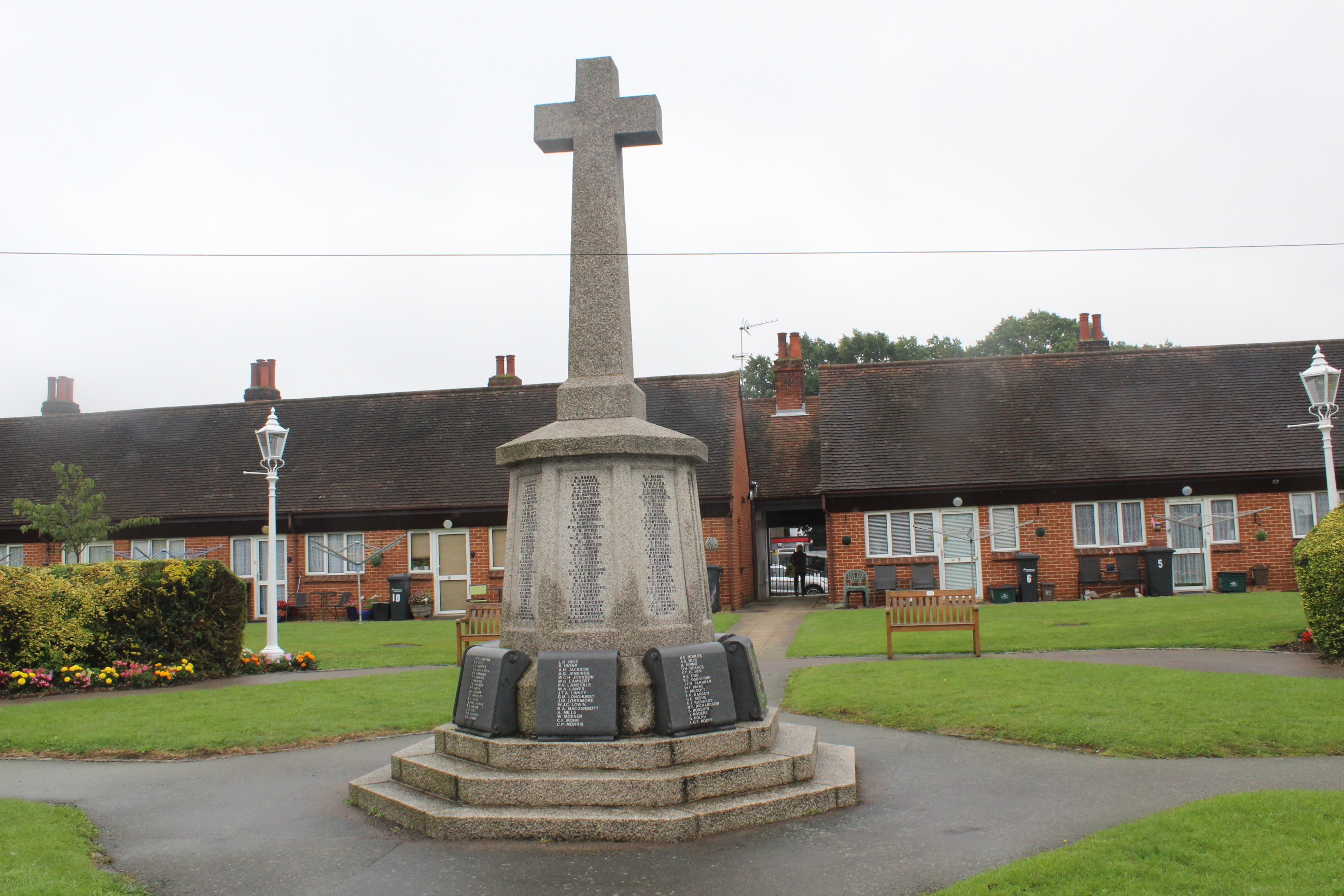 Cheshunt - War Memorials Online